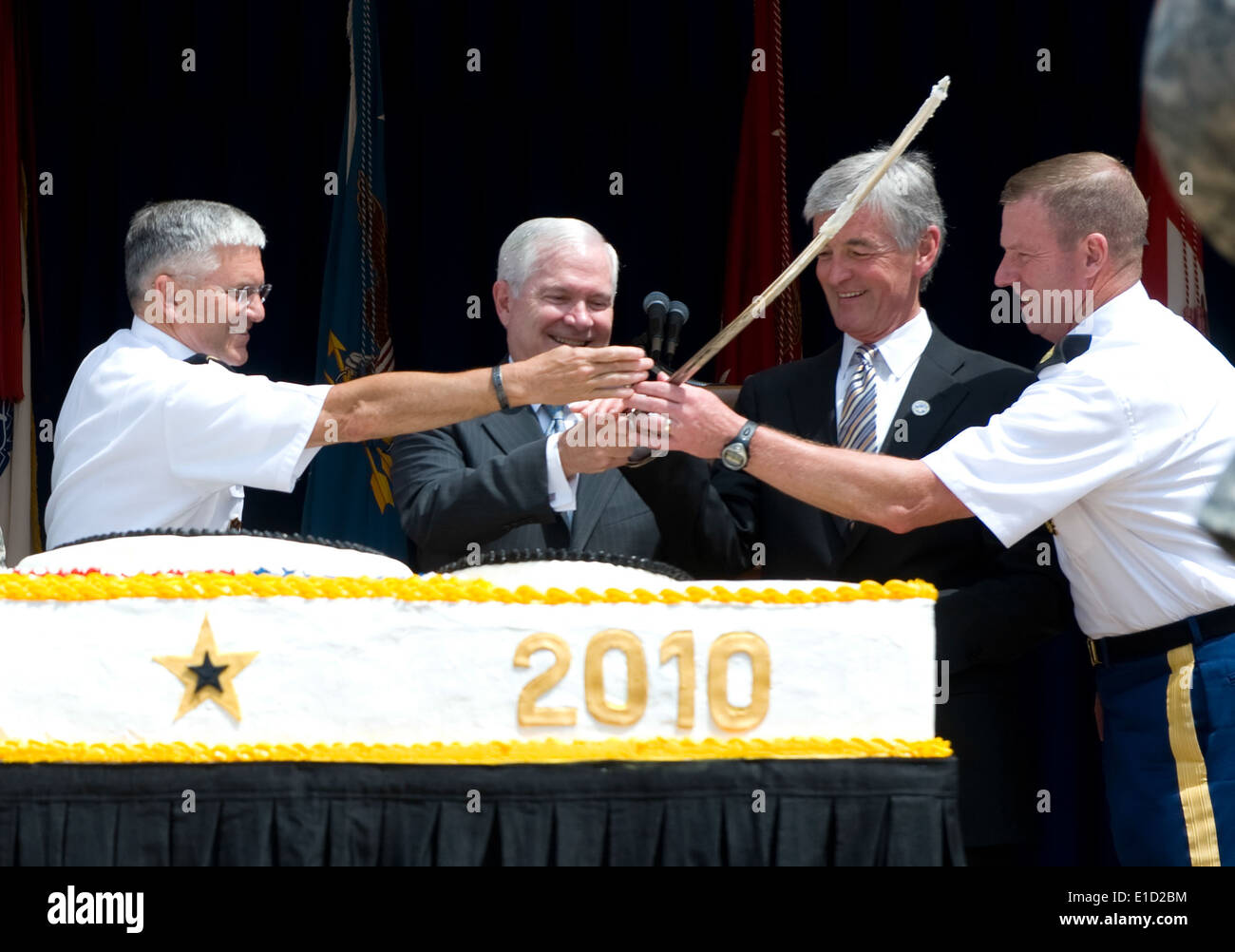 Gen george w casey jr -Fotos und -Bildmaterial in hoher Auflösung – Alamy