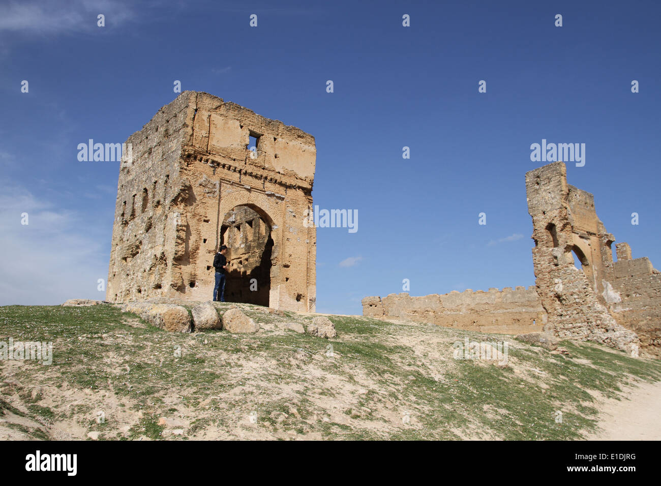 Fes marktplatz altstadt -Fotos und -Bildmaterial in hoher Auflösung – Alamy