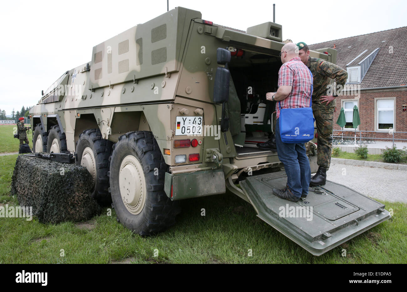 Neubrandenburg, Deutschland. 27. Mai 2014. Ein gepanzertes ...