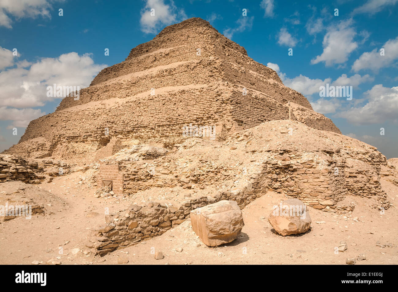 Die Pyramide des Djoser oder Schritt Pyramide - die erste ägyptische ...