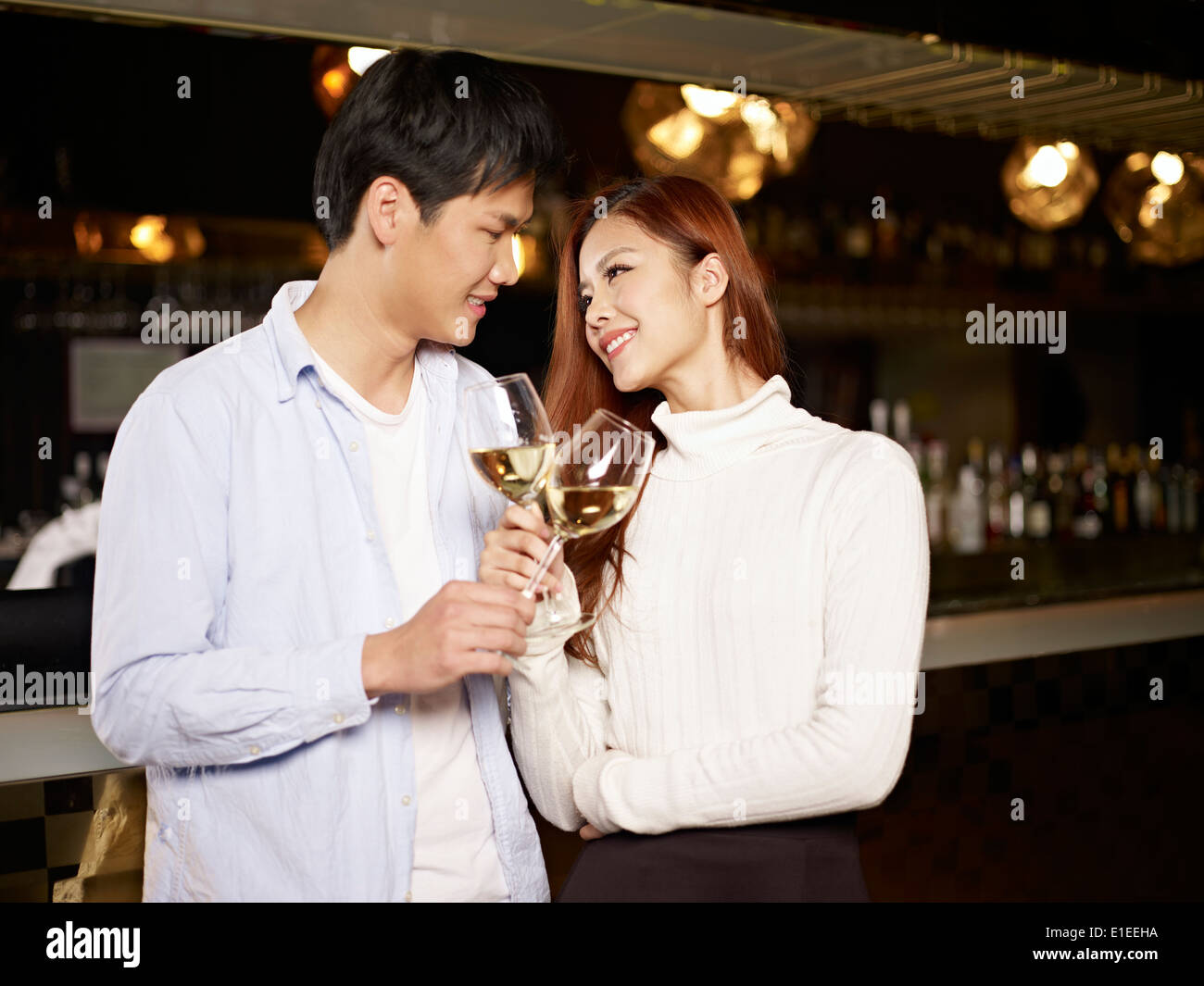 Wein liebhaber -Fotos und -Bildmaterial in hoher Auflösung – Alamy