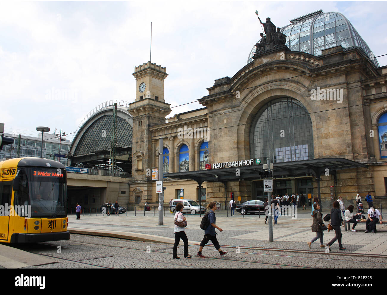 Leipzig hauptbahnhof -Fotos und -Bildmaterial in hoher Auflösung – Alamy
