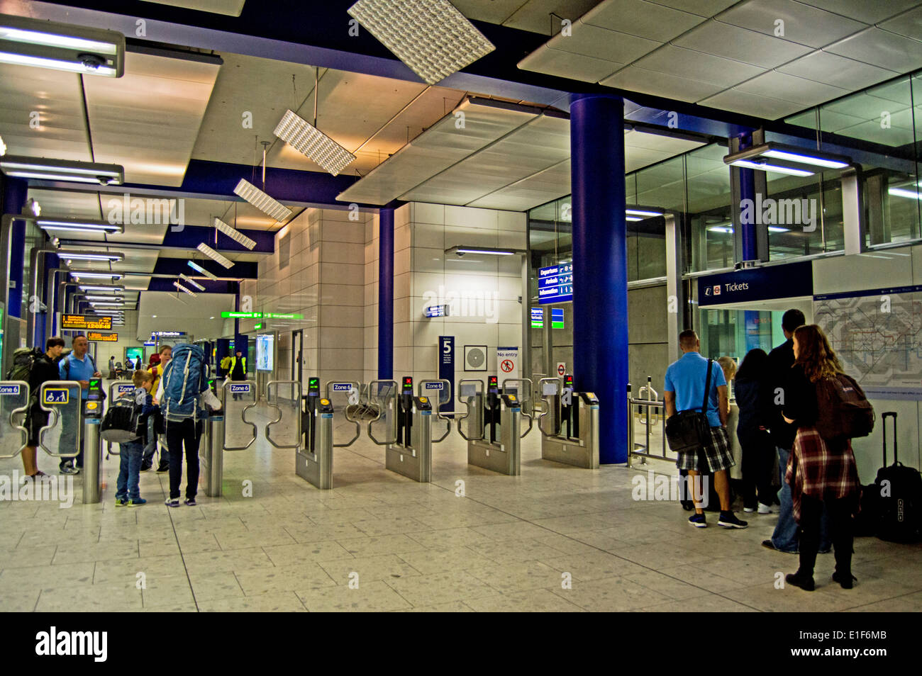 Heathrow Terminal 5 u-Bahnstation Heathrow Airport, London Borough of ...