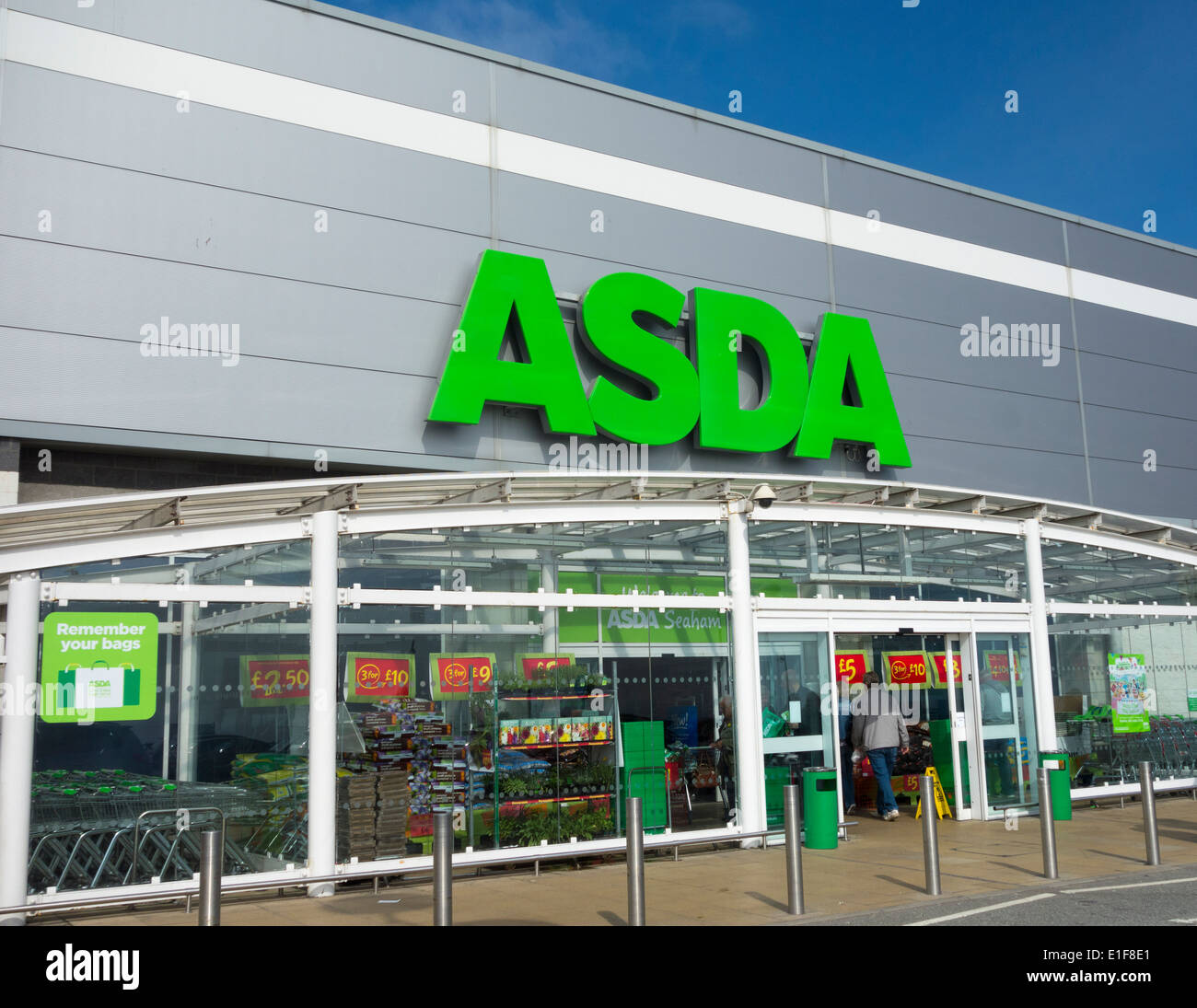 Asda supermarkt eingang -Fotos und -Bildmaterial in hoher Auflösung – Alamy