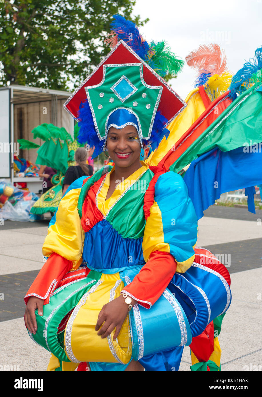 Samba women -Fotos und -Bildmaterial in hoher Auflösung – Alamy