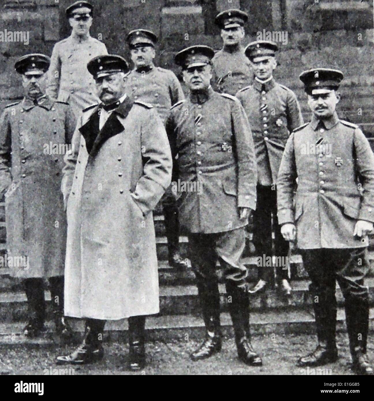 Foto von Paul Von Hindenburg (1847-1934) und der deutsche Generalstab ...