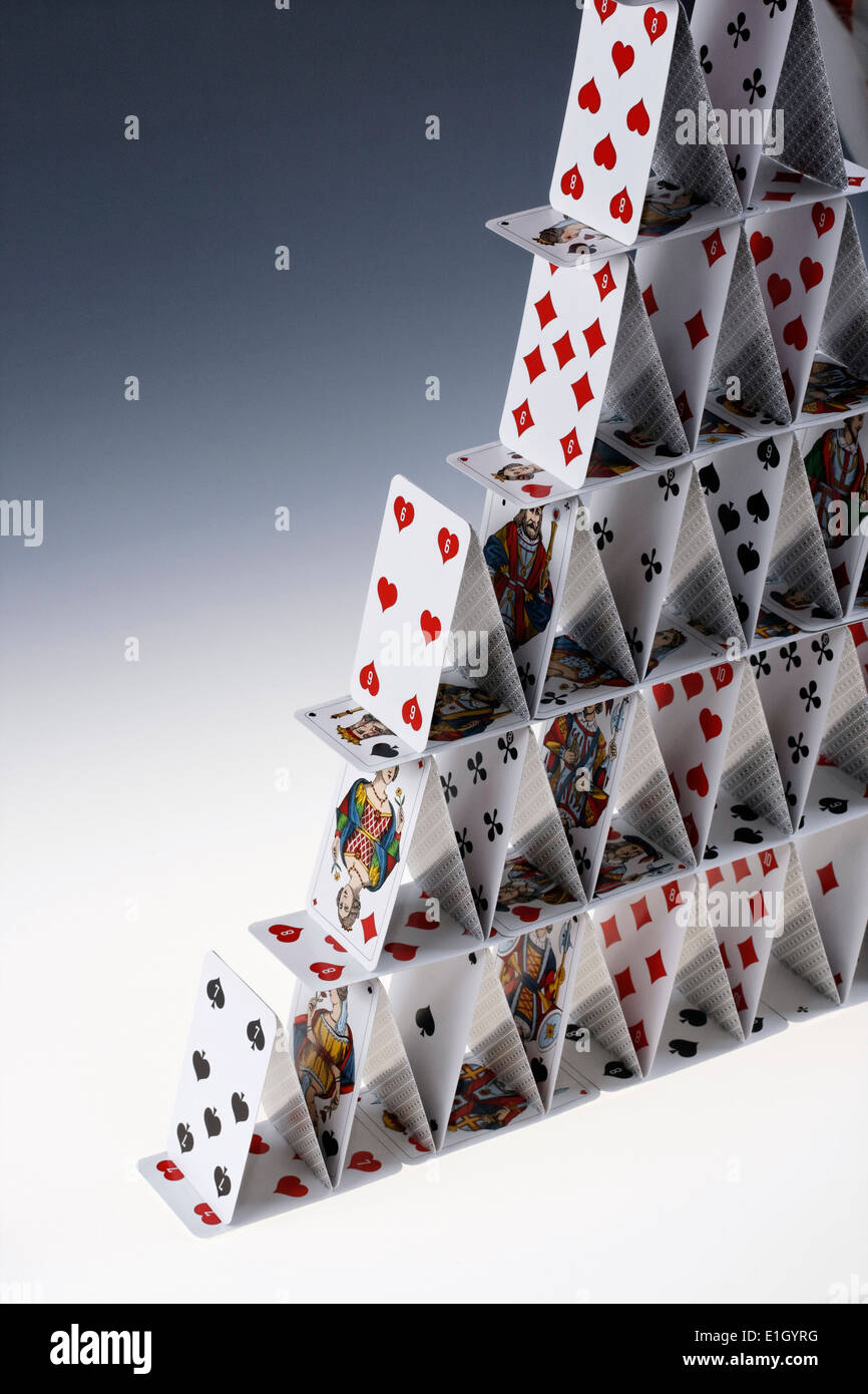 Der turm der karten -Fotos und -Bildmaterial in hoher Auflösung – Alamy