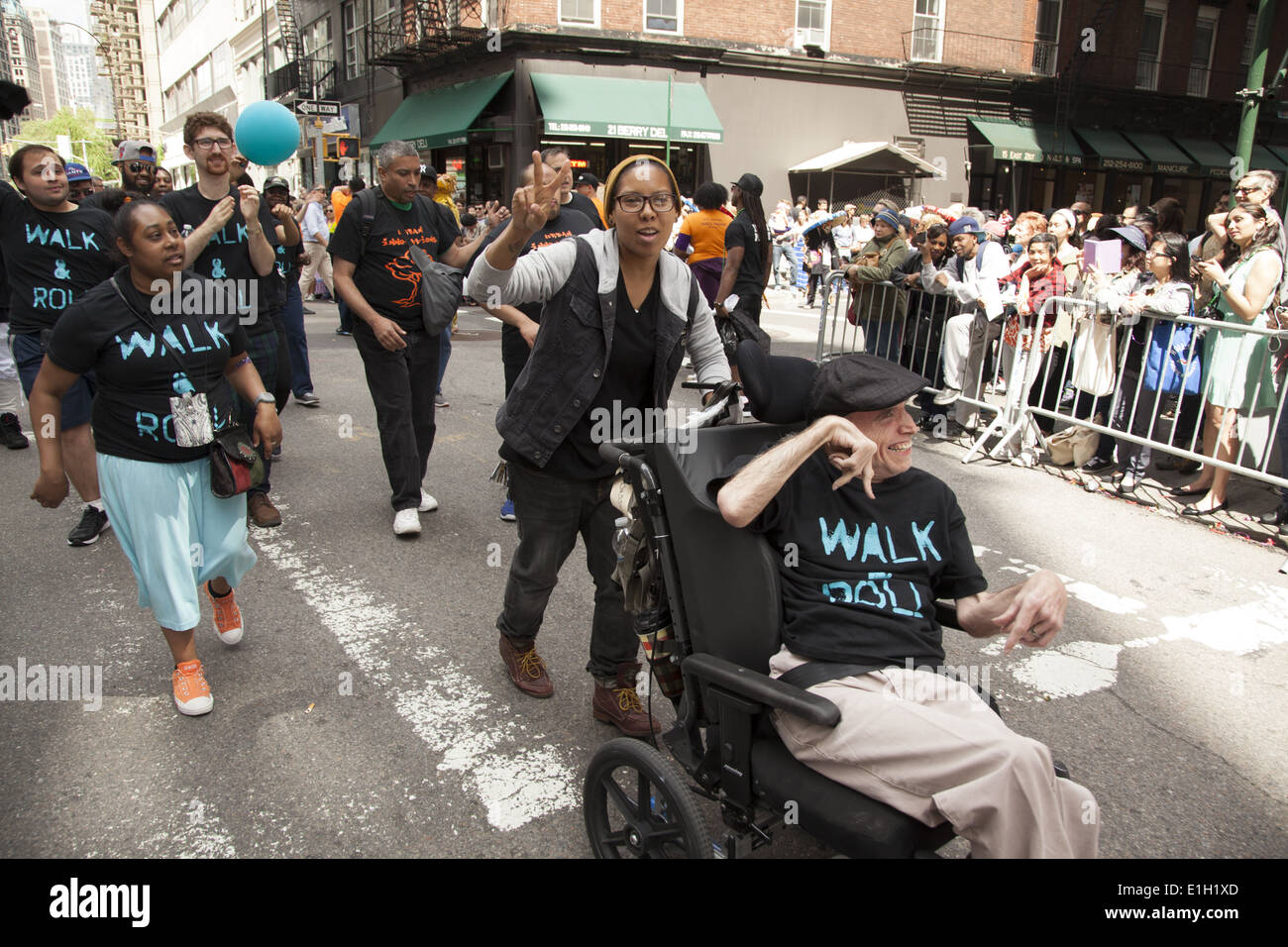 Menschen mit behinderung -Fotos und -Bildmaterial in hoher Auflösung ...