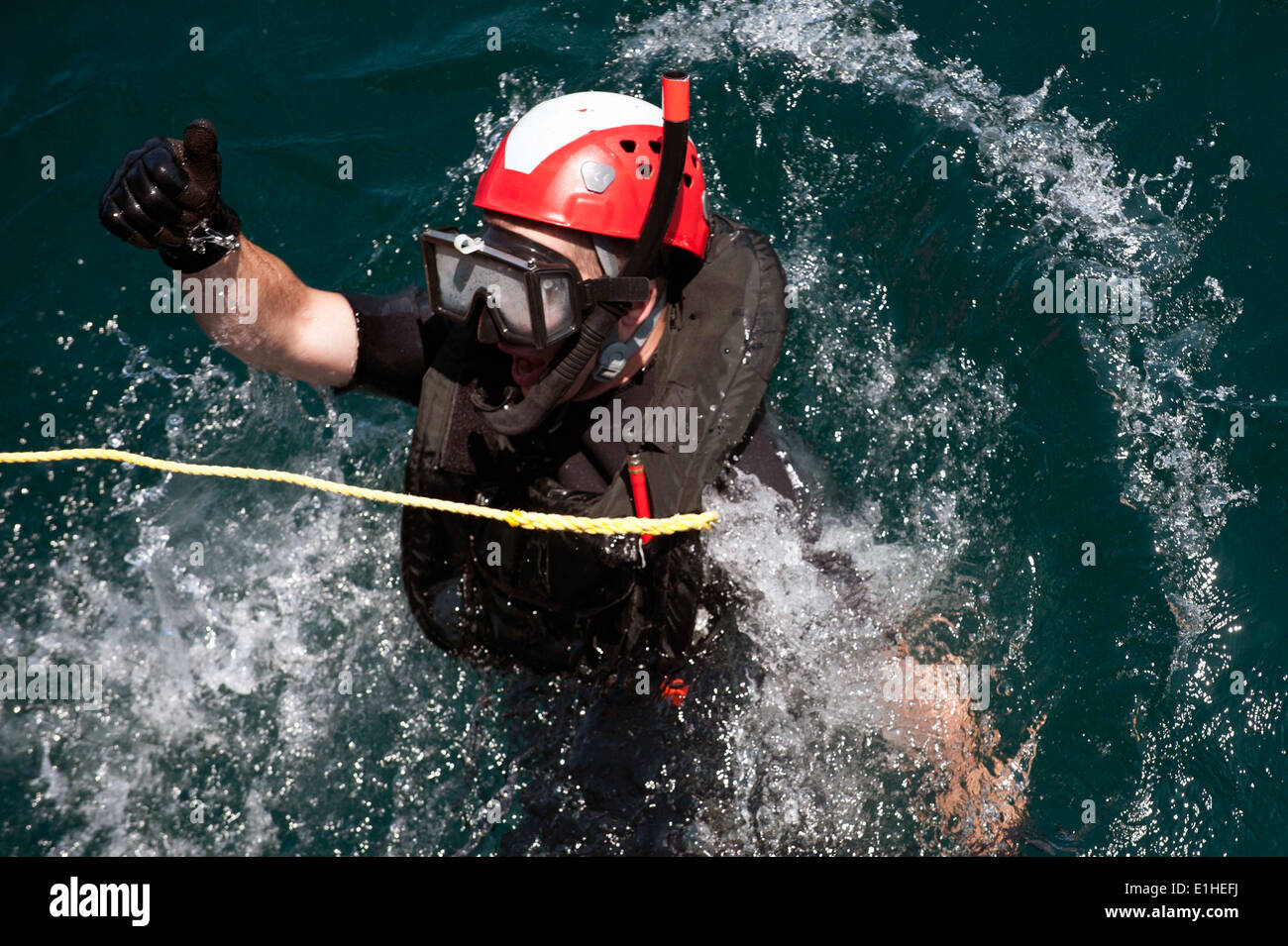 Uns marine rumpf wartung techniker feuerwehr justin turner -Fotos und ...