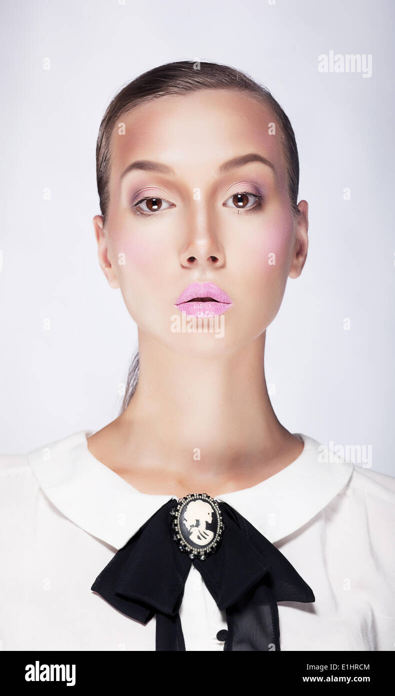 Gesicht Der Jungen Dame Stockfotos und -bilder Kaufen - Alamy