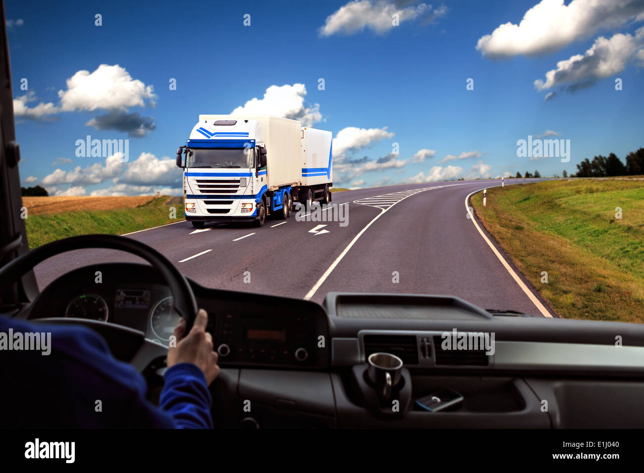 Lkw cockpit -Fotos und -Bildmaterial in hoher Auflösung – Alamy
