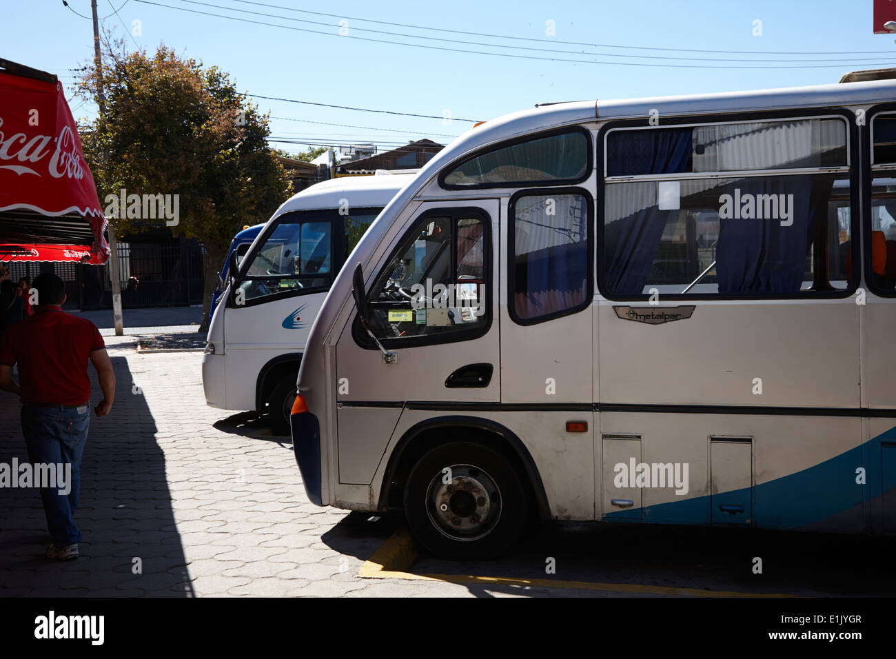 Kleine busse -Fotos und -Bildmaterial in hoher Auflösung – Alamy