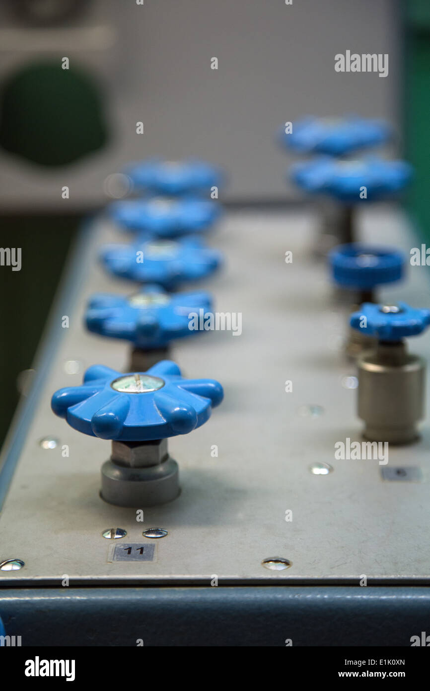 Test stand -Fotos und -Bildmaterial in hoher Auflösung – Alamy