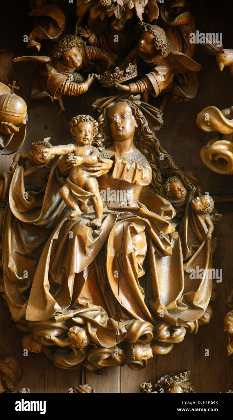 Christkind setzt krone auf -Fotos und -Bildmaterial in hoher Auflösung – Alamy