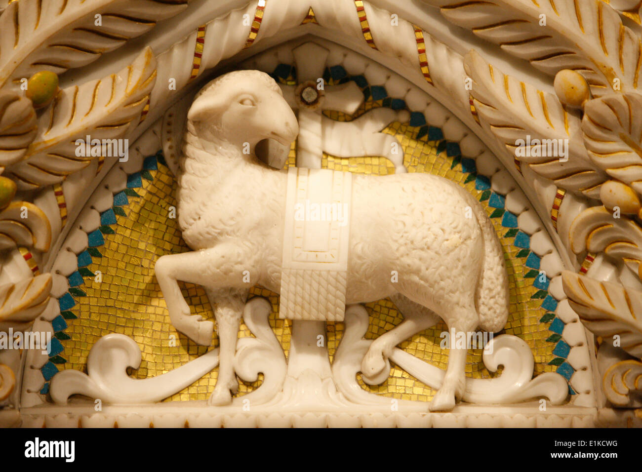 Skulptur lamm christi -Fotos und -Bildmaterial in hoher Auflösung – Alamy