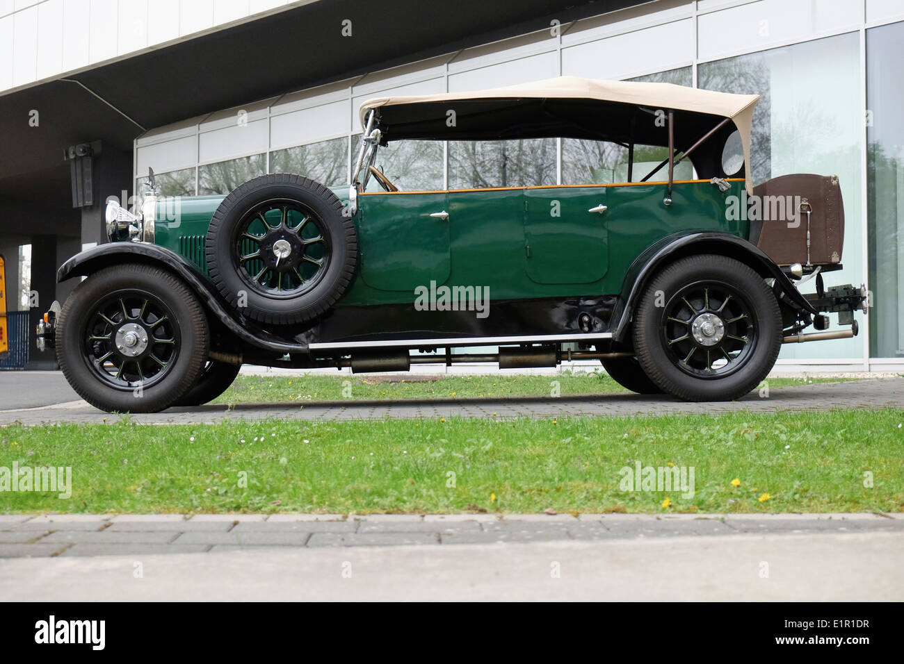 Leon bollee -Fotos und -Bildmaterial in hoher Auflösung – Alamy