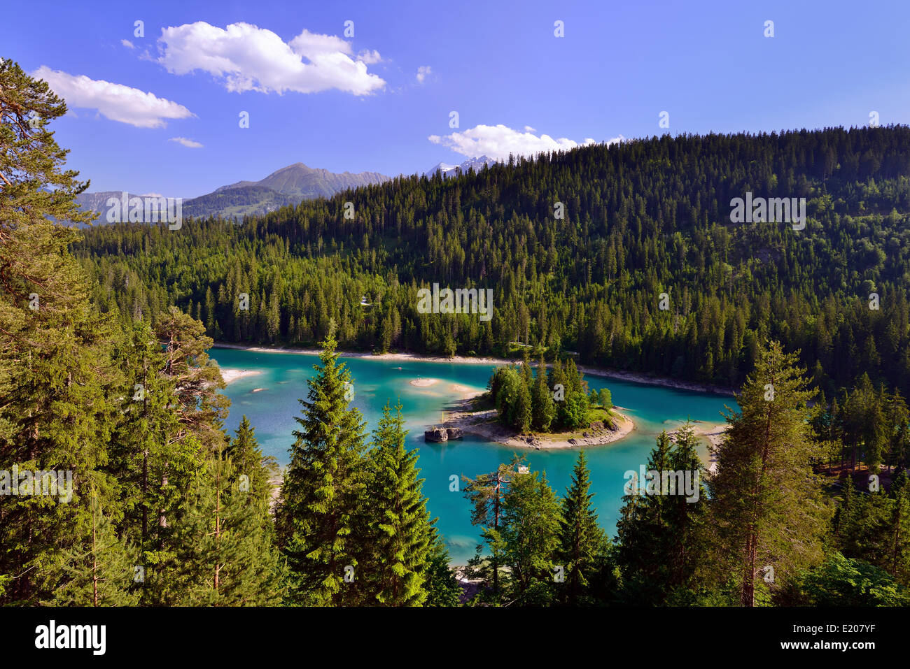 Caumasee see -Fotos und -Bildmaterial in hoher Auflösung – Alamy