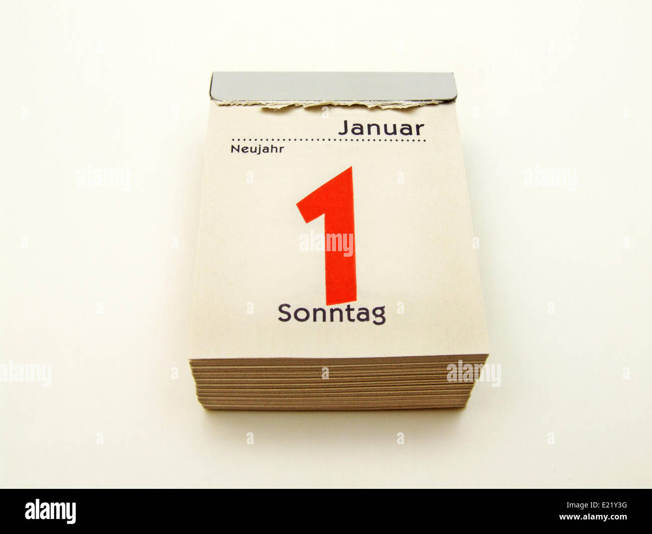 Calendar sheet tear off calendar -Fotos und -Bildmaterial in hoher ...