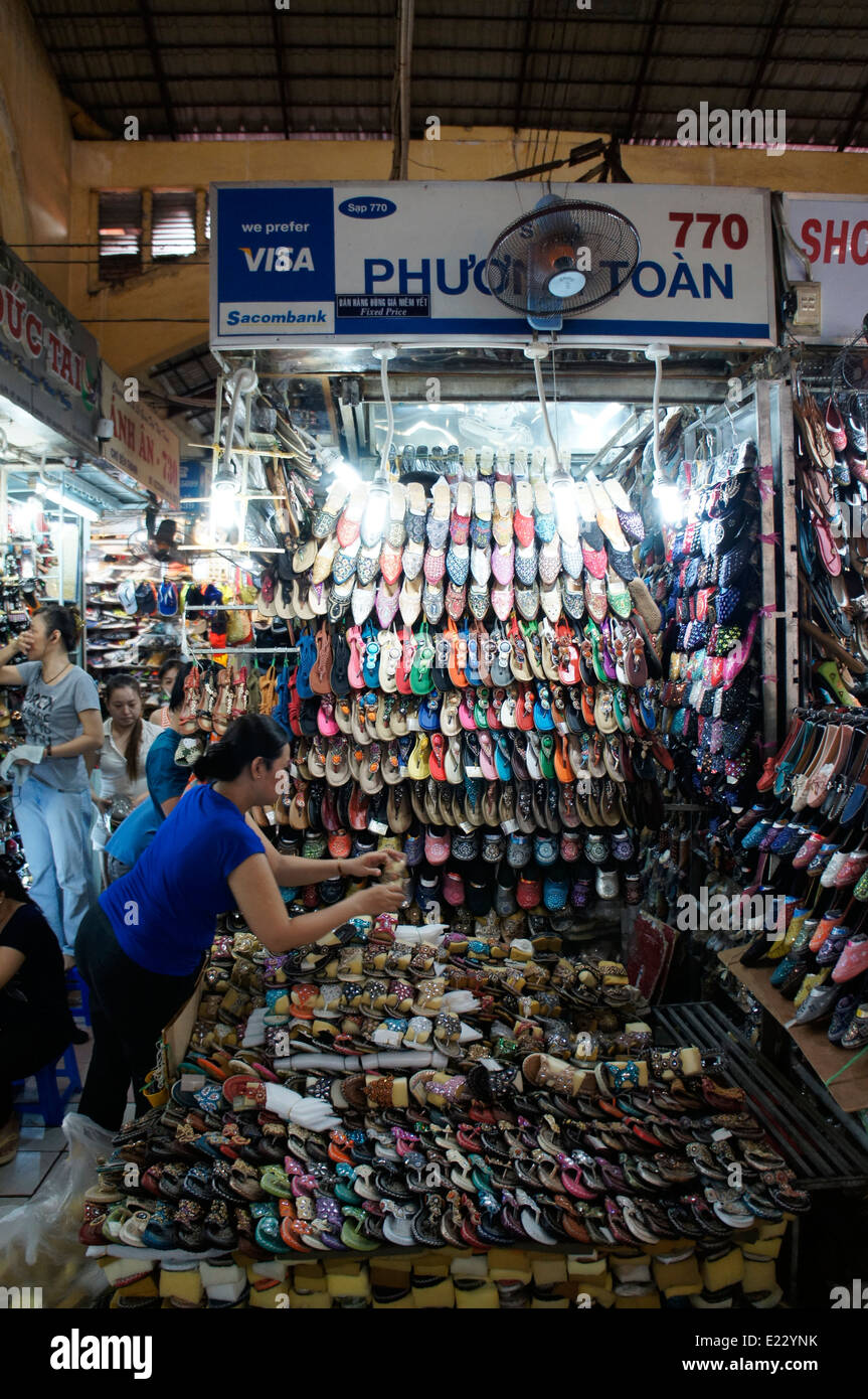 Shoe Shopping Shop Market Stockfotos und -bilder Kaufen - Alamy