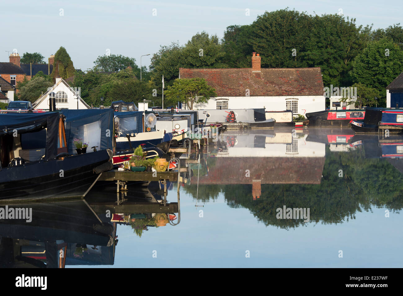 Narrowboats Braunston Marina am Grand Union canal. Braunston ...