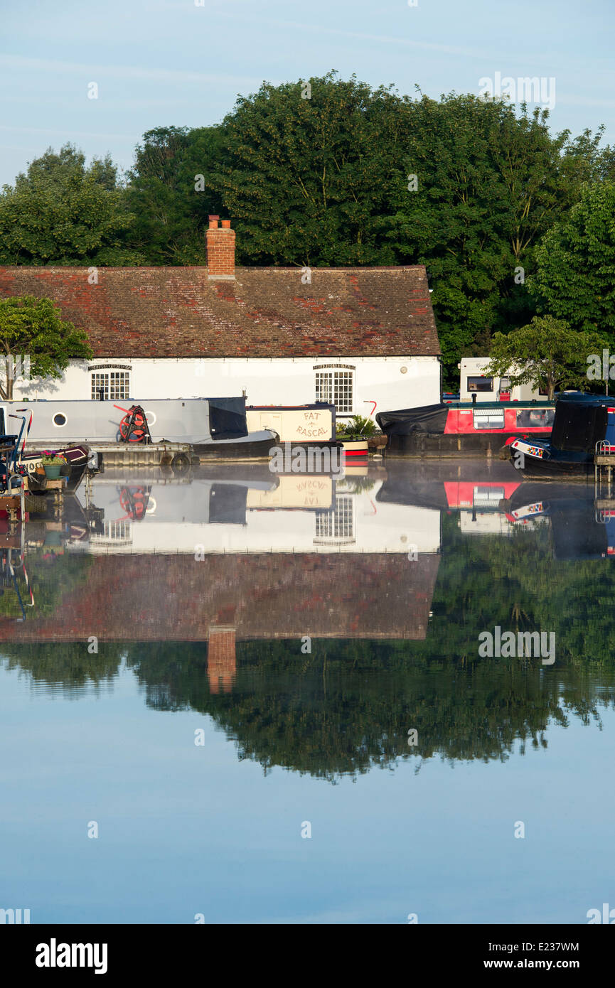 Narrowboats Braunston Marina am Grand Union canal. Braunston ...