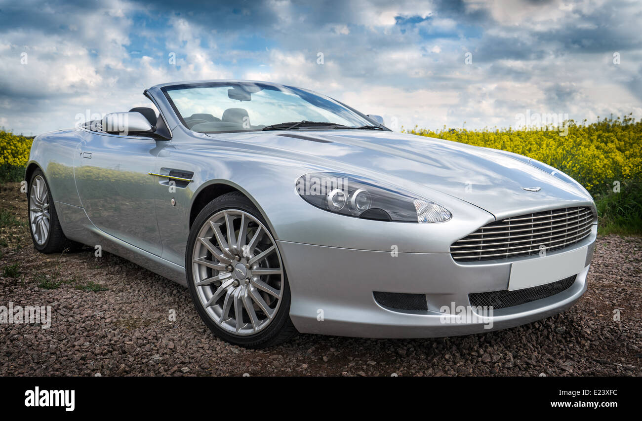 Aston martin db9 volante -Fotos und -Bildmaterial in hoher Auflösung ...