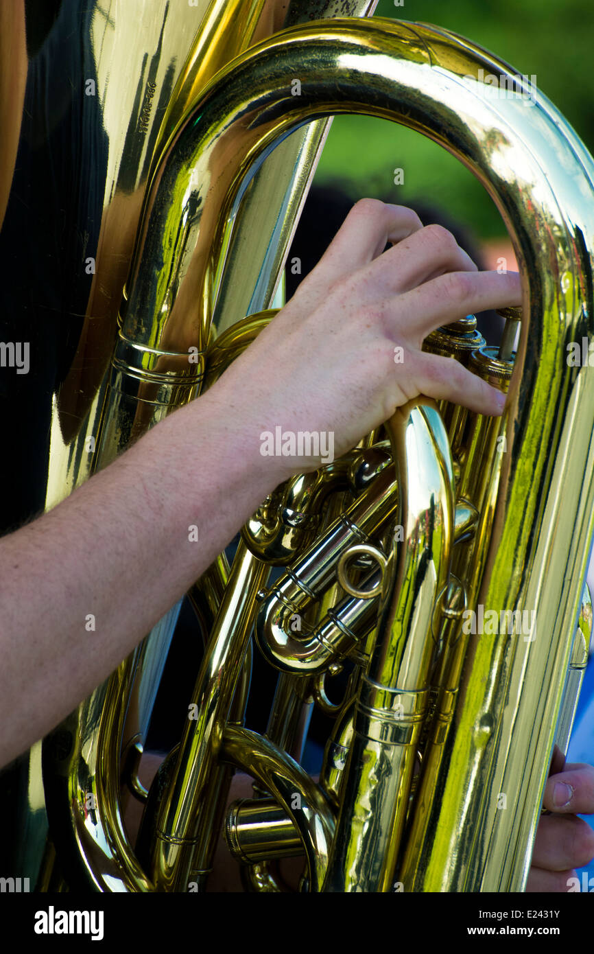 Tuba wind instrument -Fotos und -Bildmaterial in hoher Auflösung – Alamy