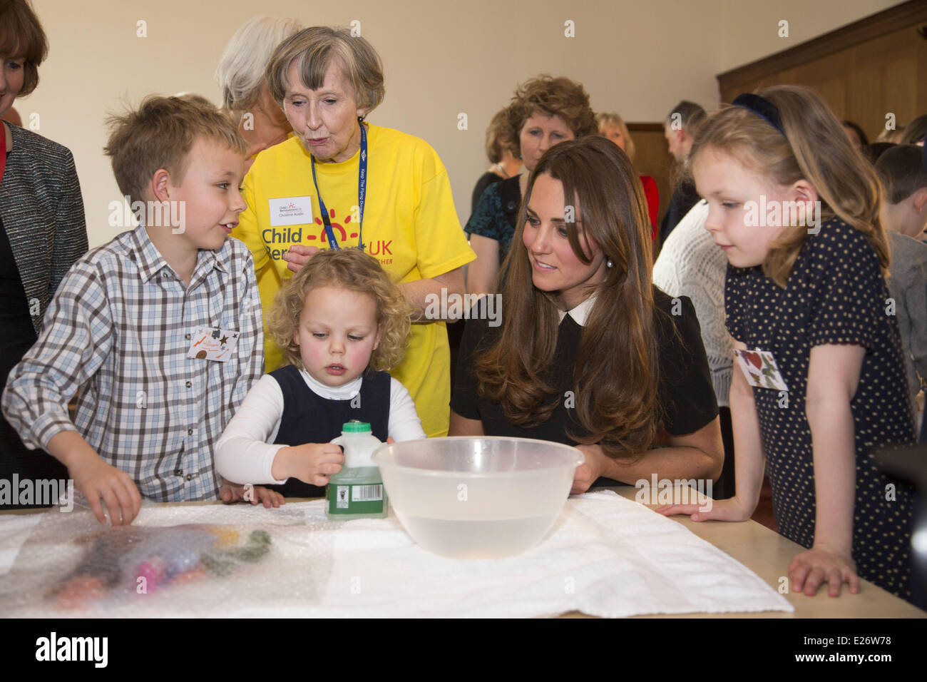 Herzog und Herzogin von Cambridge besuchen das Hauptquartier der ...
