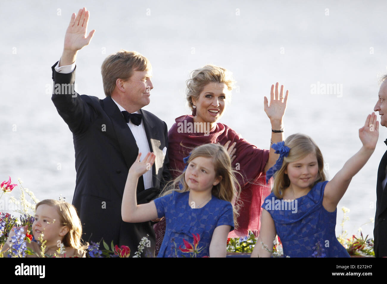 Neu eröffnete König Willem-Alexander, Königin Maxima und ihre Kinder ...