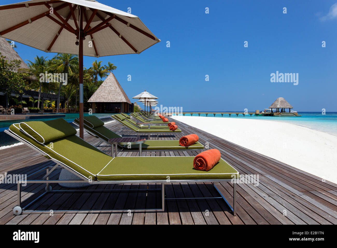 Malediven, Baa Atoll, Anantara Kihavah Villas Hotel, Strand ...