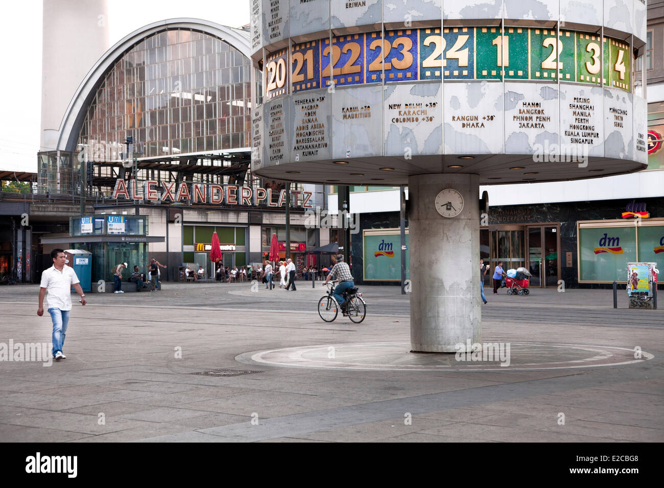 Alexanderplatz u bahn station -Fotos und -Bildmaterial in hoher Auflösung - Seite 2 - Alamy