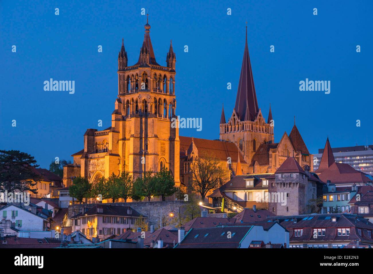 Schweiz Kanton Vaud Lausanne Stadtzentrum Kathedrale Notre-Dame ...