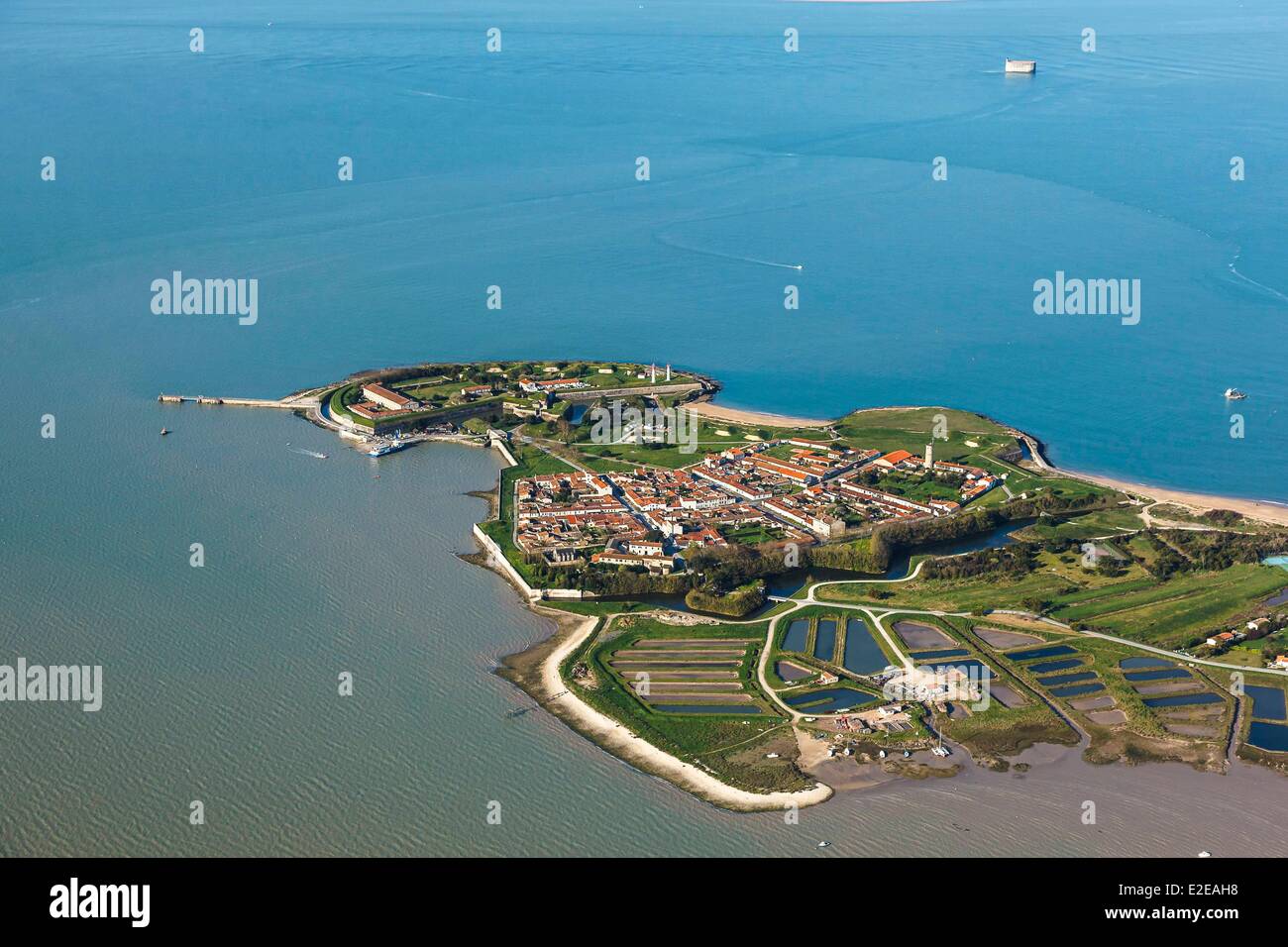 Frankreich, Charente-Maritime, Aix Insel, le Fort De La Rade und das ...