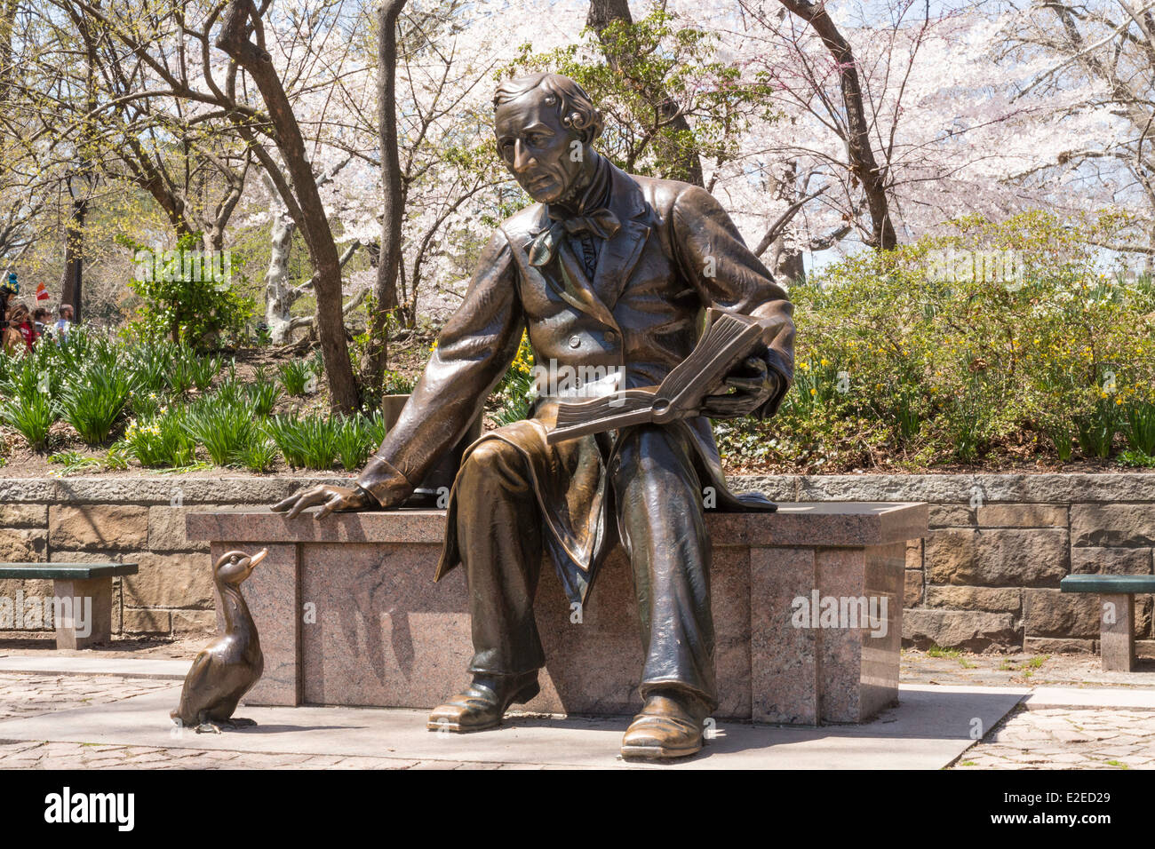 Statue von hans christian andersen -Fotos und -Bildmaterial in hoher ...