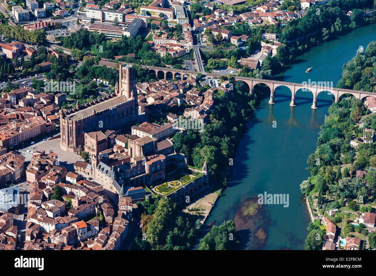 France midi pyrenees albi aerial -Fotos und -Bildmaterial in hoher ...