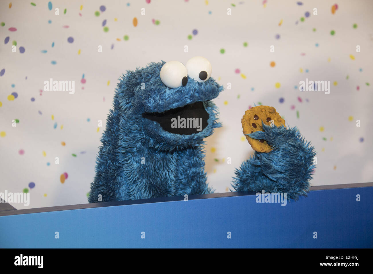 Kruemelmonster aka Krümelmonster feiert den 40. Jahrestag der Sesame ...