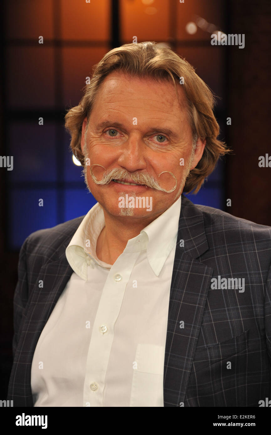 Ingo Lenssen bei deutschen TV show Koelner Treff im WDR Studios ...