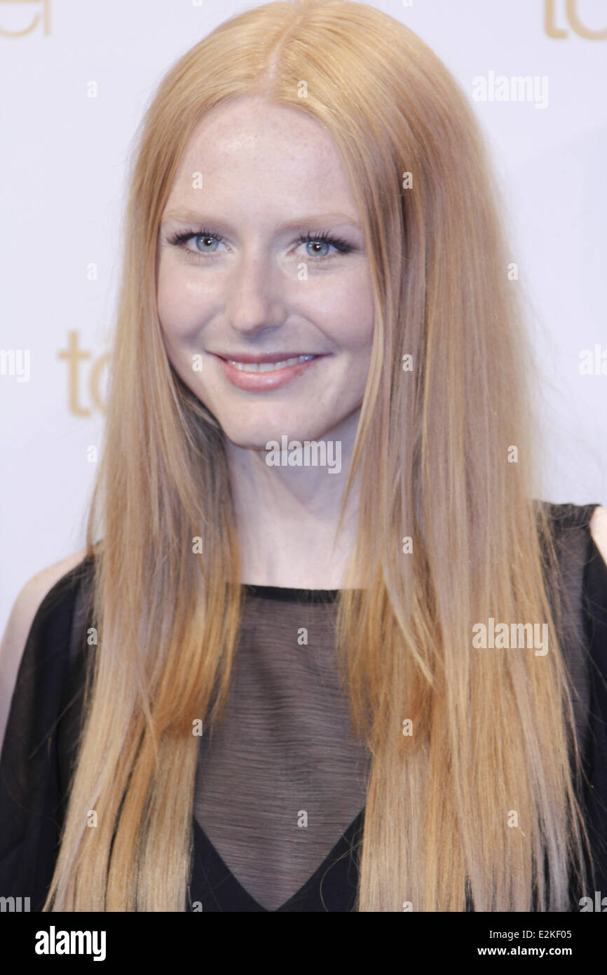 Meike bei einem Fototermin für die endgültige deutsche Pro Sieben TV ...