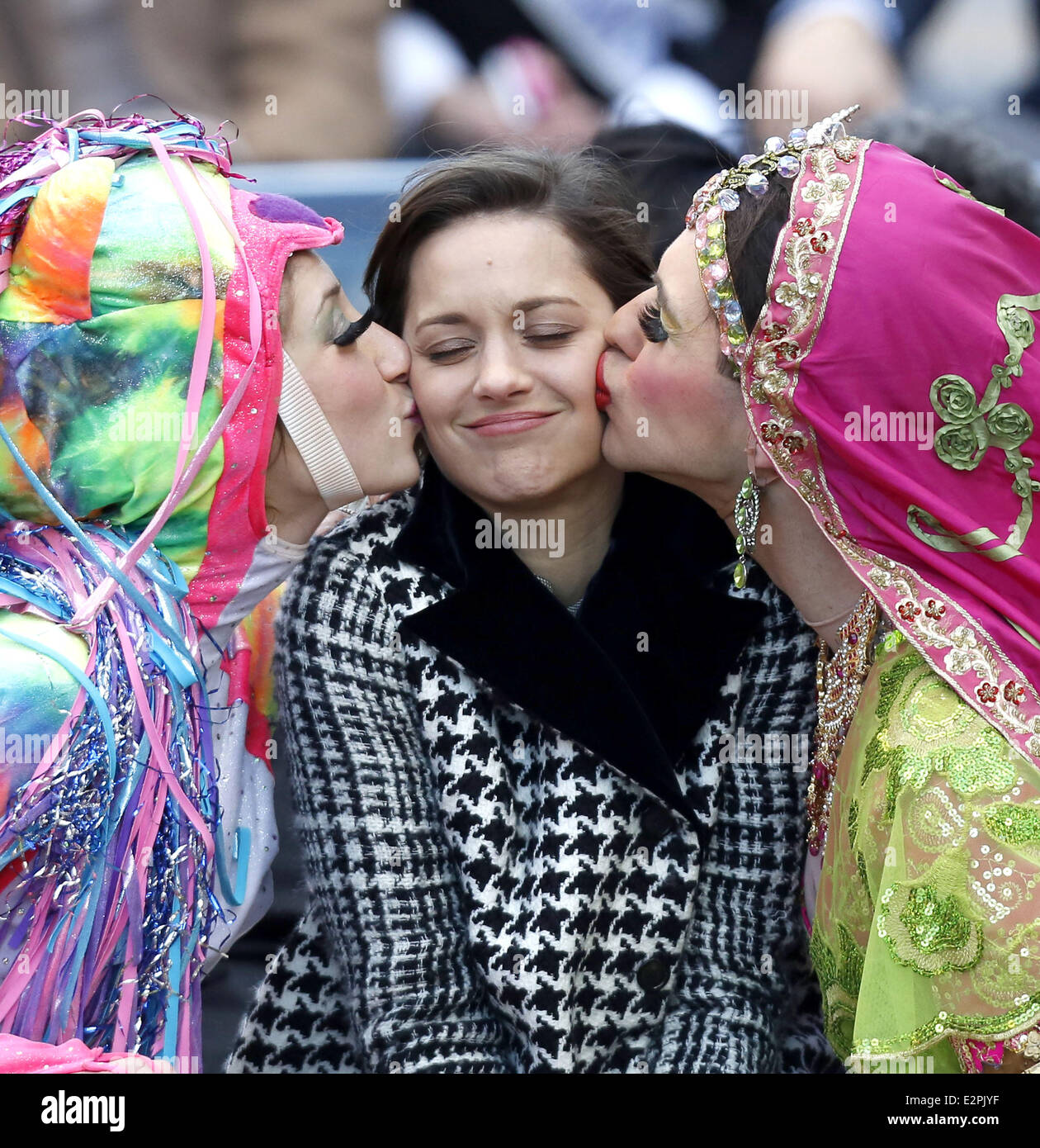 Marion Cotillard besucht Harvard University "Hasty Pudding Theatricals ...