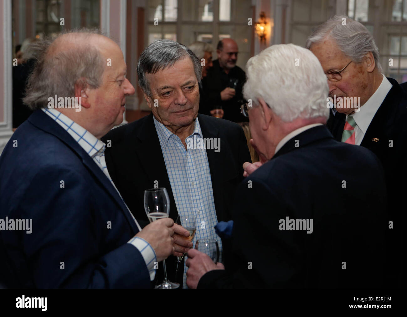 "Oldie of the Year Awards" statt bei Simpsons in der Strand - innen mit ...