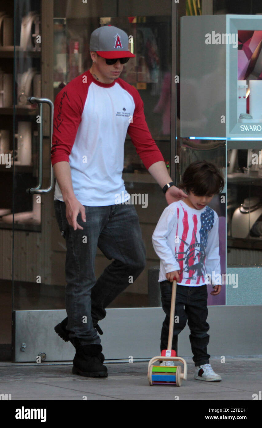 Emme und maximilian anthony -Fotos und -Bildmaterial in hoher Auflösung ...