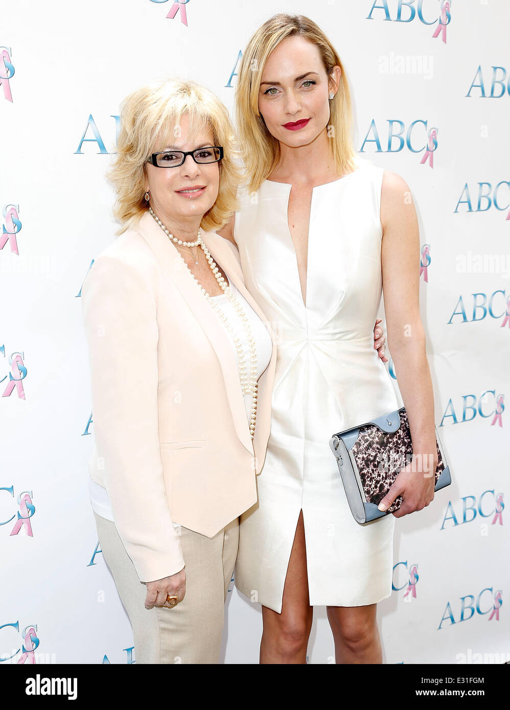 Amber Valletta und Laura Lizer Stockfotos und -bilder Kaufen - Alamy