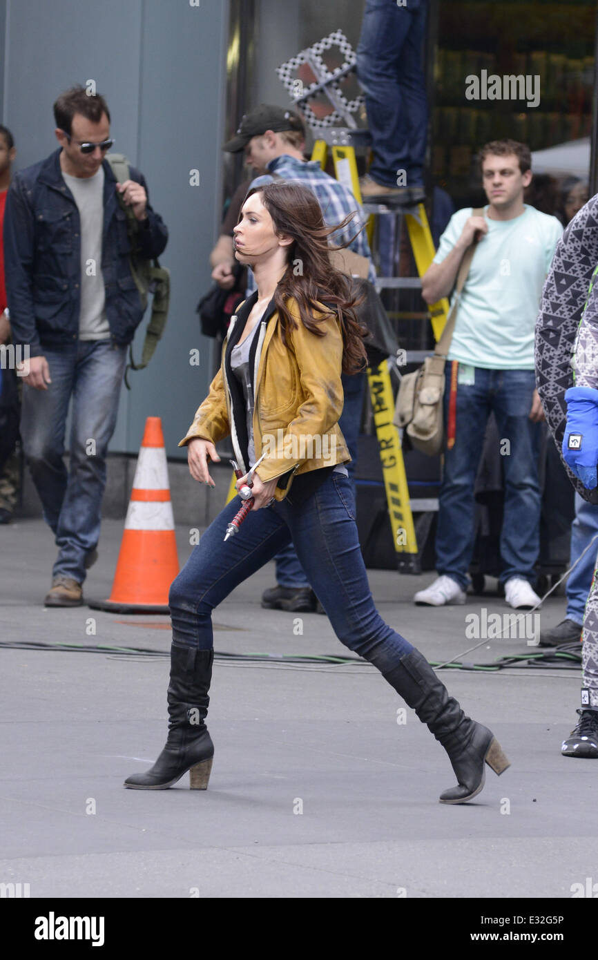 Megan Fox am Set von "Teenage Mutant Ninja Turtles" Times Square mit ...