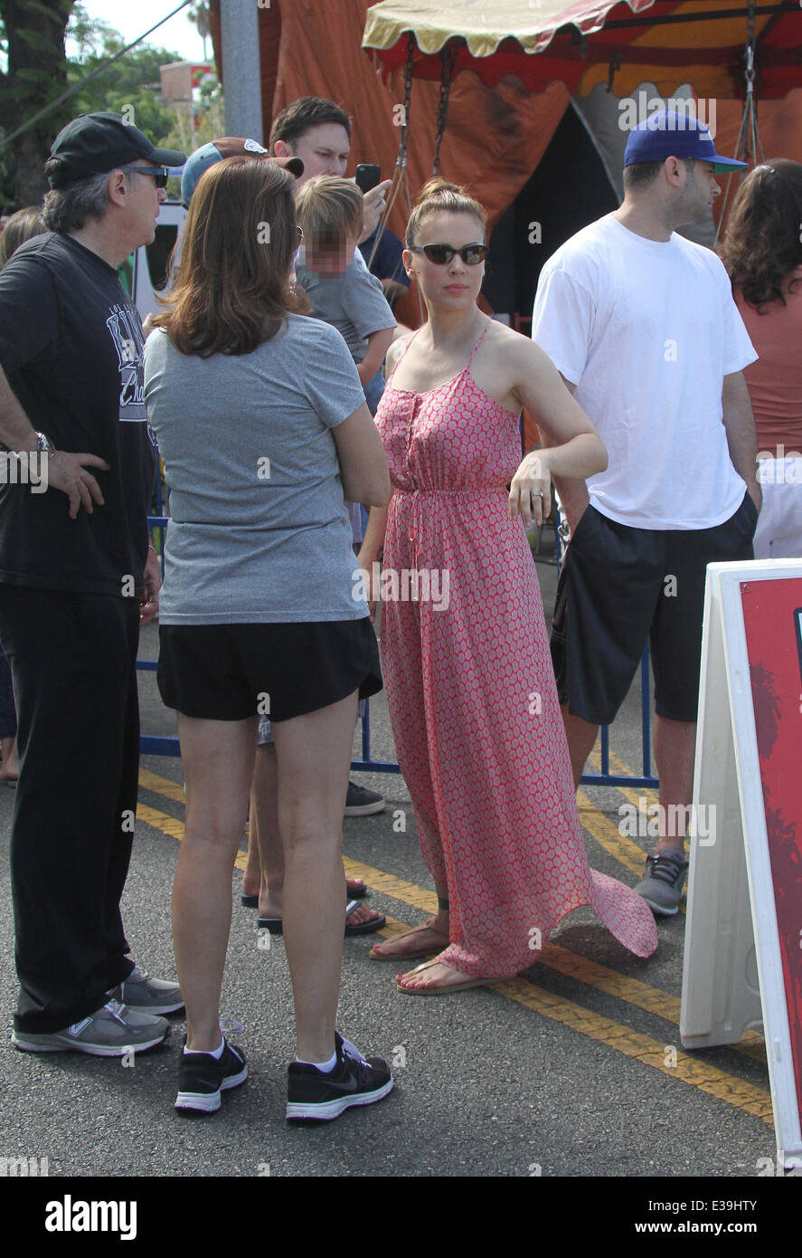 Schauspielerin Alyssa Milano, mit Mann, David Bugliari und Sohn Milo ...