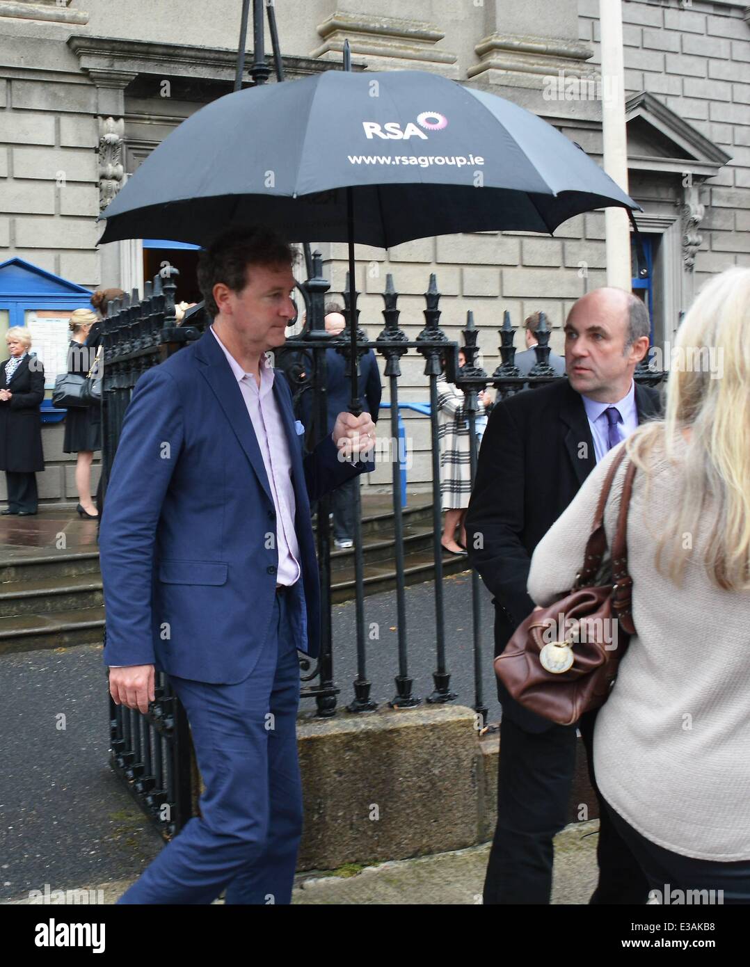 Die Beerdigung von Schauspielerin Susan Fitzgerald in The Church of The ...