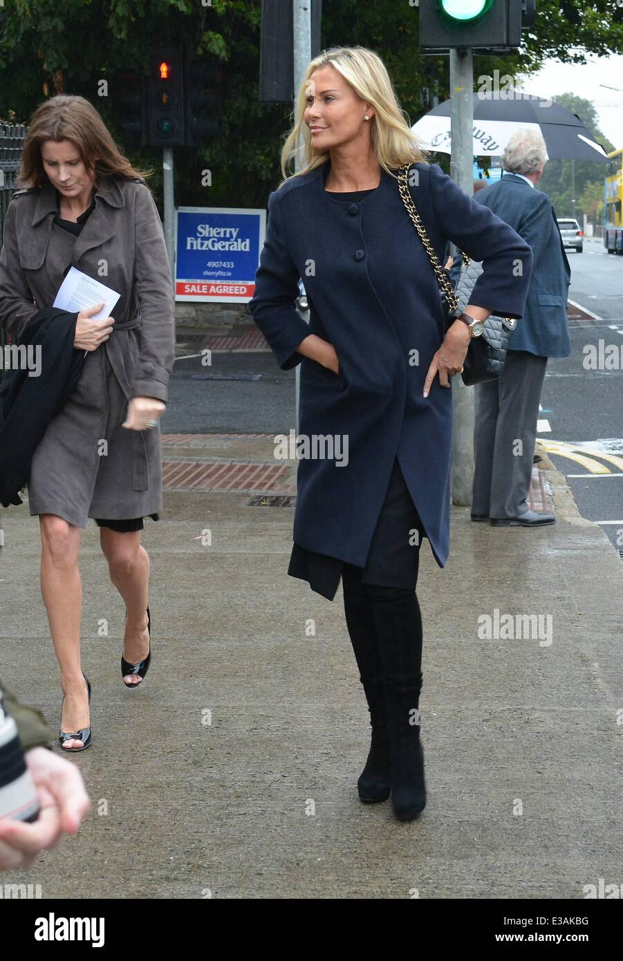 Die Beerdigung von Schauspielerin Susan Fitzgerald in The Church of The ...