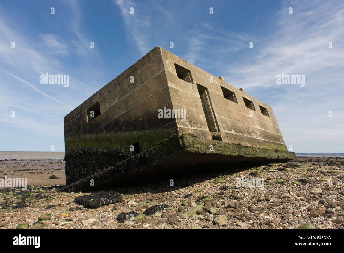 WW2-Ära konkrete Pillbox Verteidigungsstruktur liegt am Strand nach ...