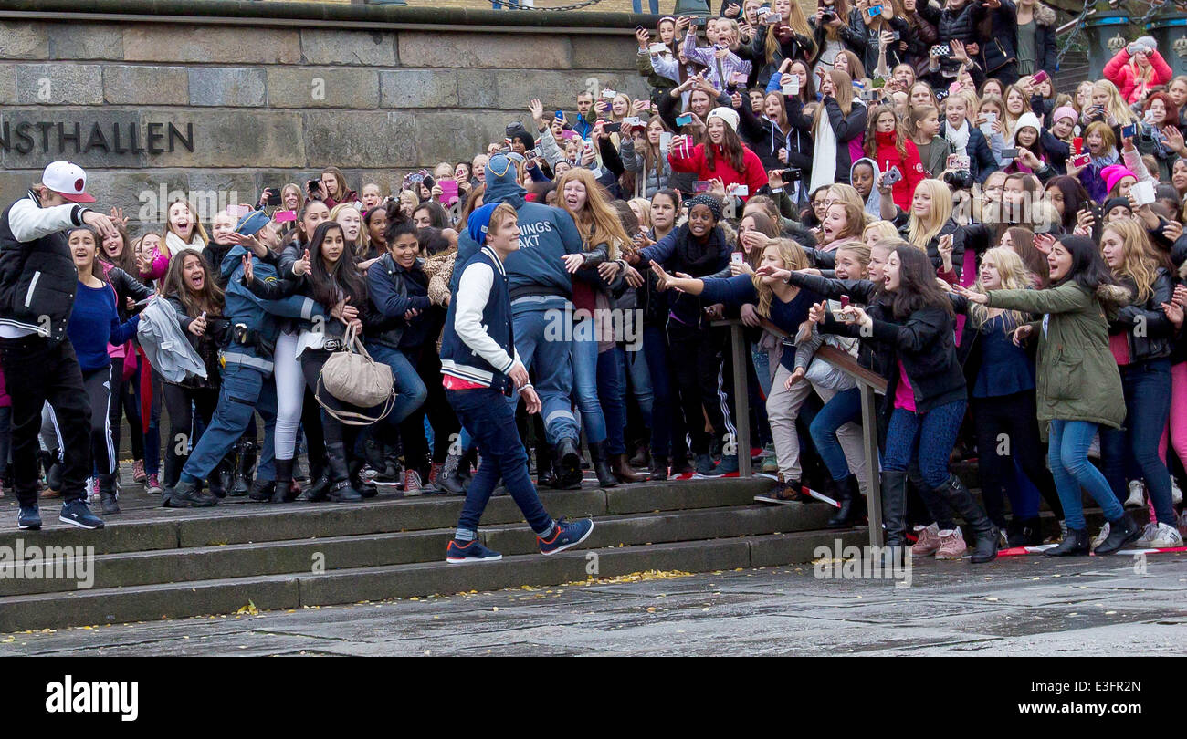 Swedish boy band fooo perform -Fotos und -Bildmaterial in hoher ...