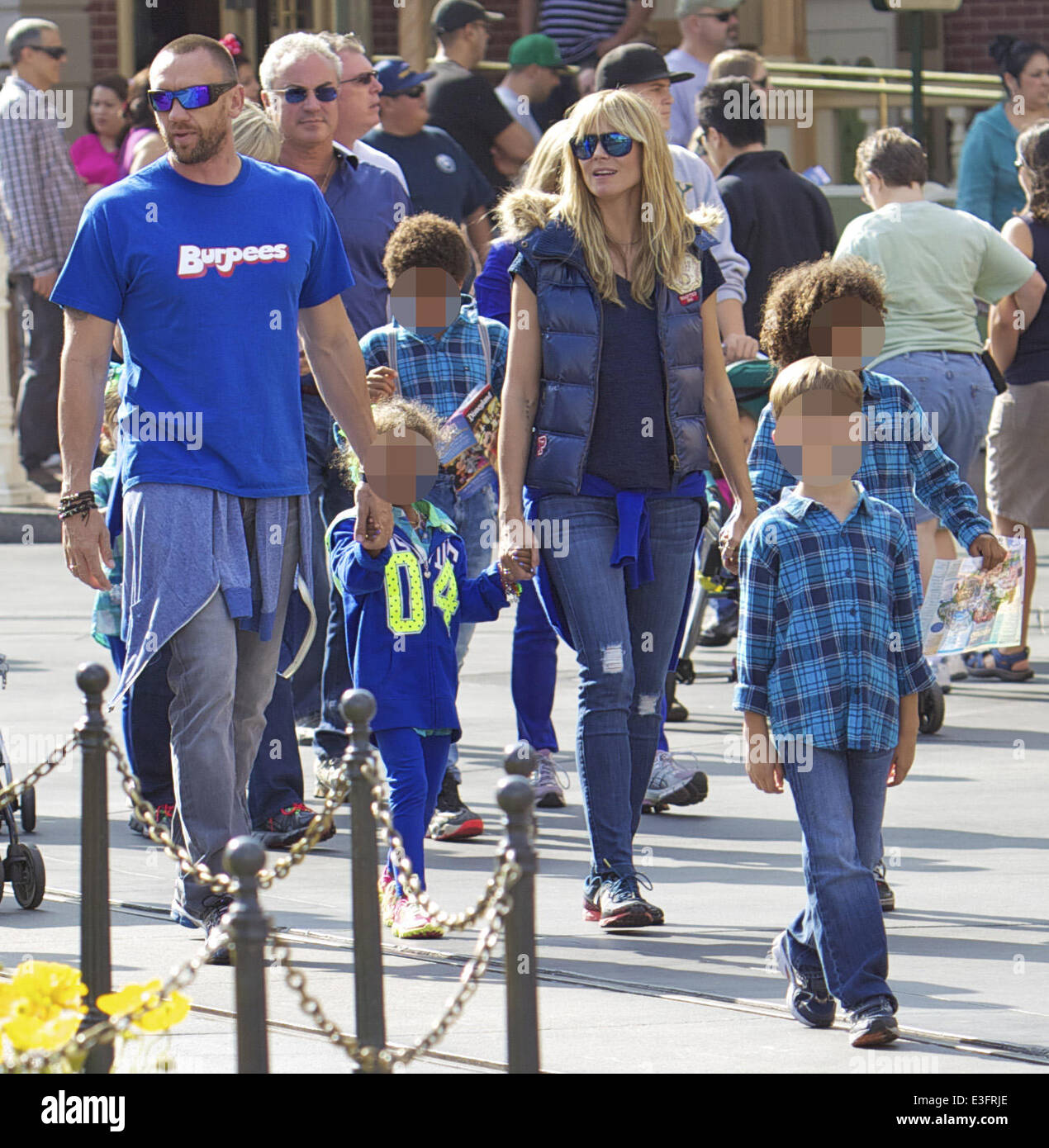 Heidi Klum verbringt den Tag im Disneyland mit Familie Featuring: Heidi ...