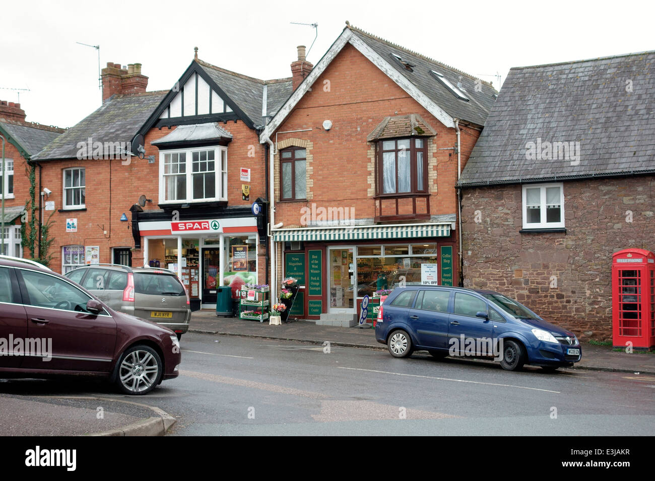Silverton, Devon - Spar-Shop und Post mit alten st Stockfotografie - Alamy